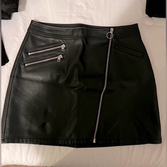 Express | Skirts | Express Black Faux Leather Mini Skirt With Zipper ...